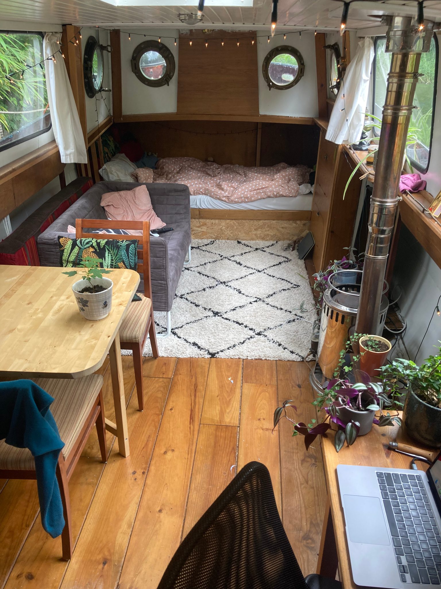 A life in a boat: interview with Lente, author of Spilled!